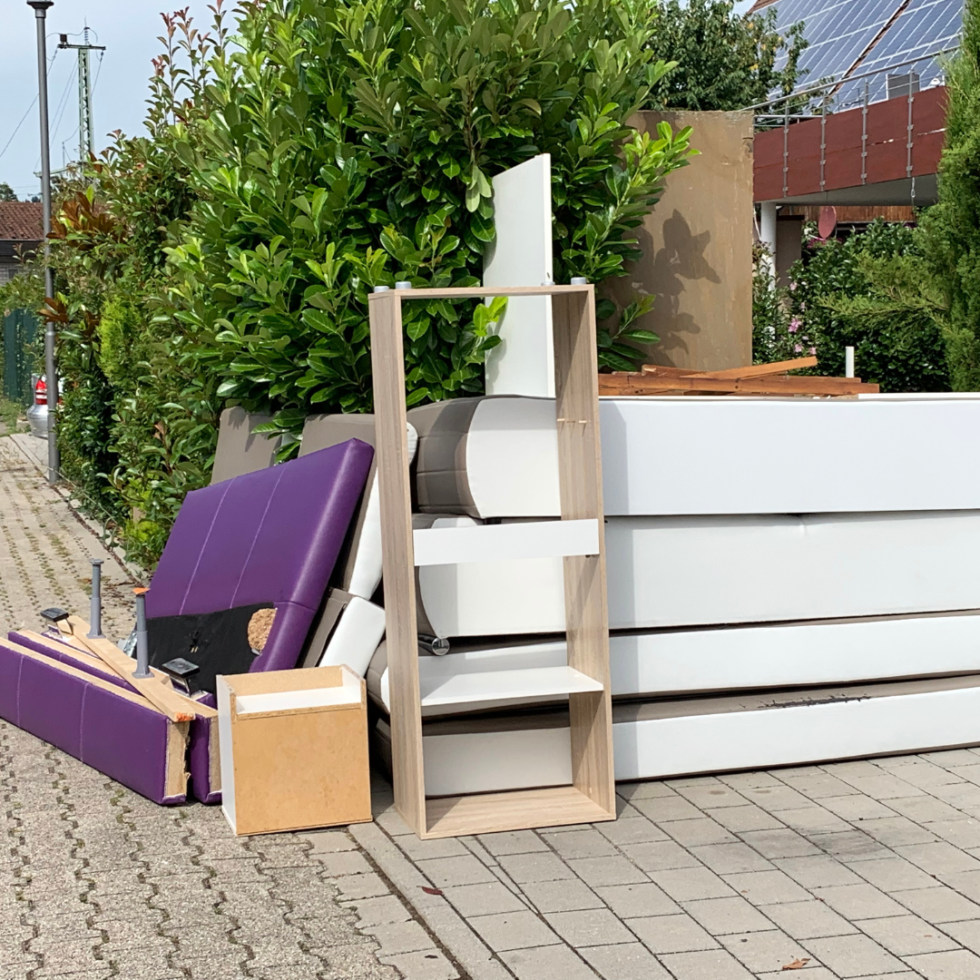 Furniture Removal In Highlands Ranch - Junk Panda